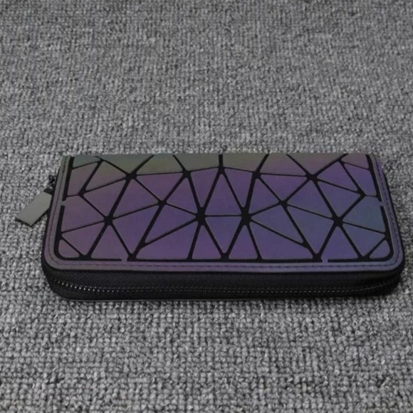 Ankarasbest | Bags | Brand New Luminous Wallet Hologram Geometric Purse ...
